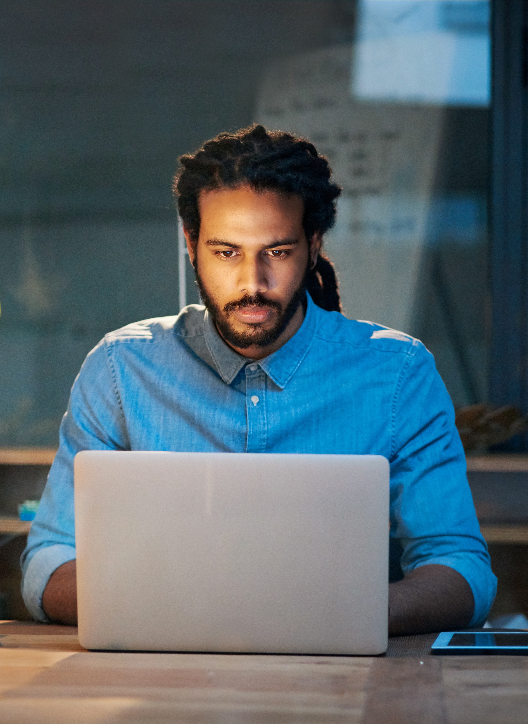 B2B Email Marketing Hacks to Improve Campaign Effectiveness - Comgem